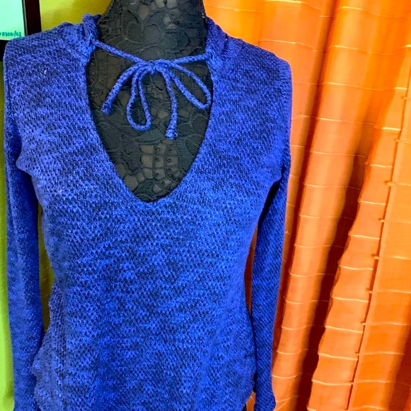 Mudd | Tops | Mudd Royal Blue Vneck Hoodie Thin Knit Flair Waist Top ...